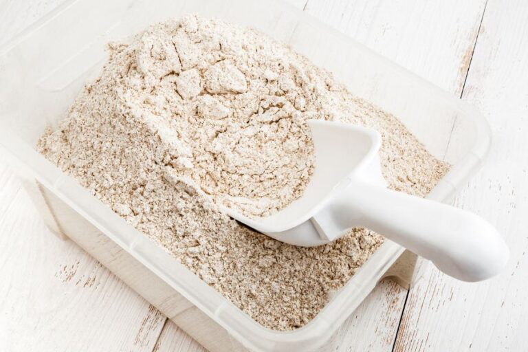 Baking with Whole Wheat Flour (6 Practical Tips to Fool Your Guests ...