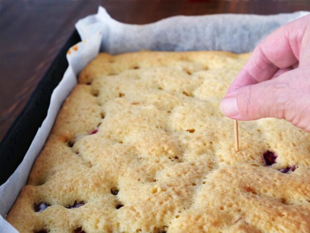 Is Your Cake Not Cooking in the Middle? (The Cause and Fix) - Baking ...