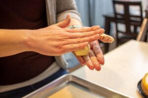 How to Store Cake Pops (Before or After Dipping) - Baking Kneads, LLC