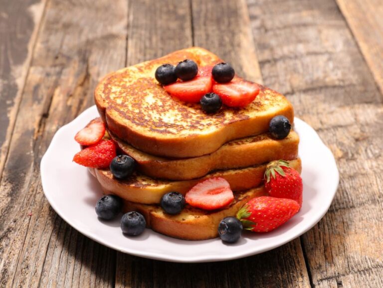 Elevate Your French Toast Game with These 12 Irresistible Toppings ...