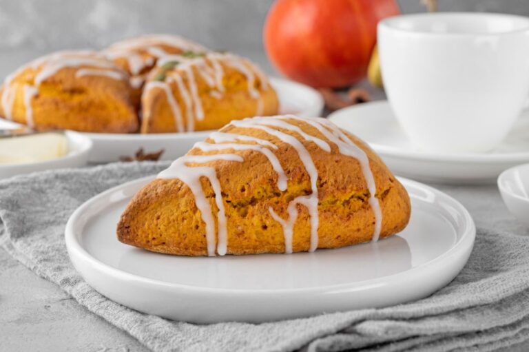 Scones vs. Muffins: Your A-Z Guide to Differences and Similarities ...