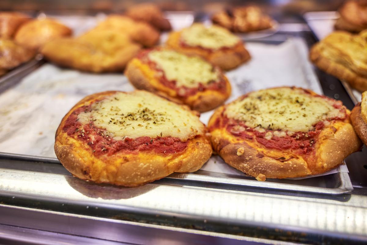 How to Make Cute Mini Pizzas - Baking Kneads, LLC